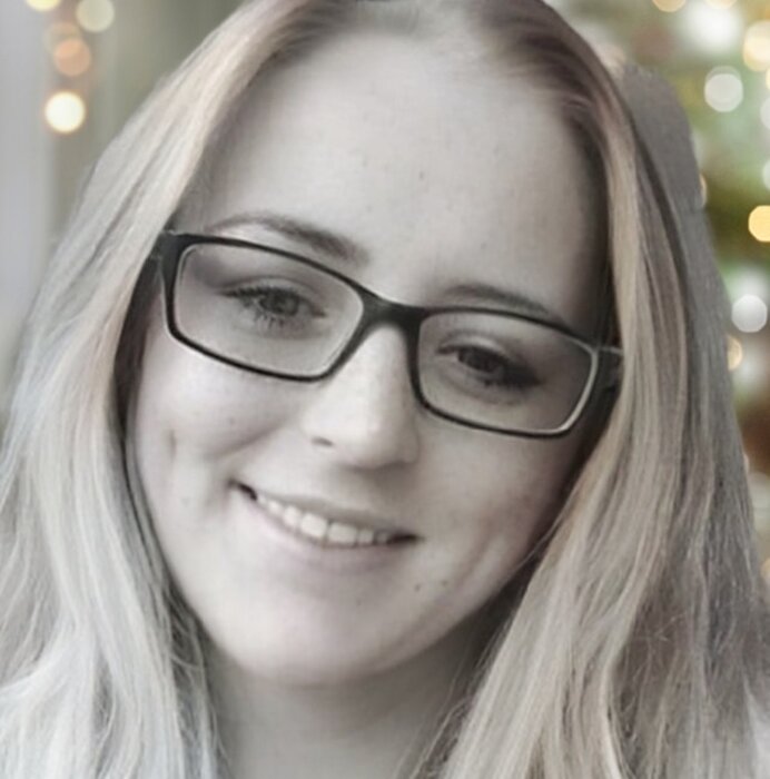 Meet our Sexy phone chat Girl Codie at Xpanded